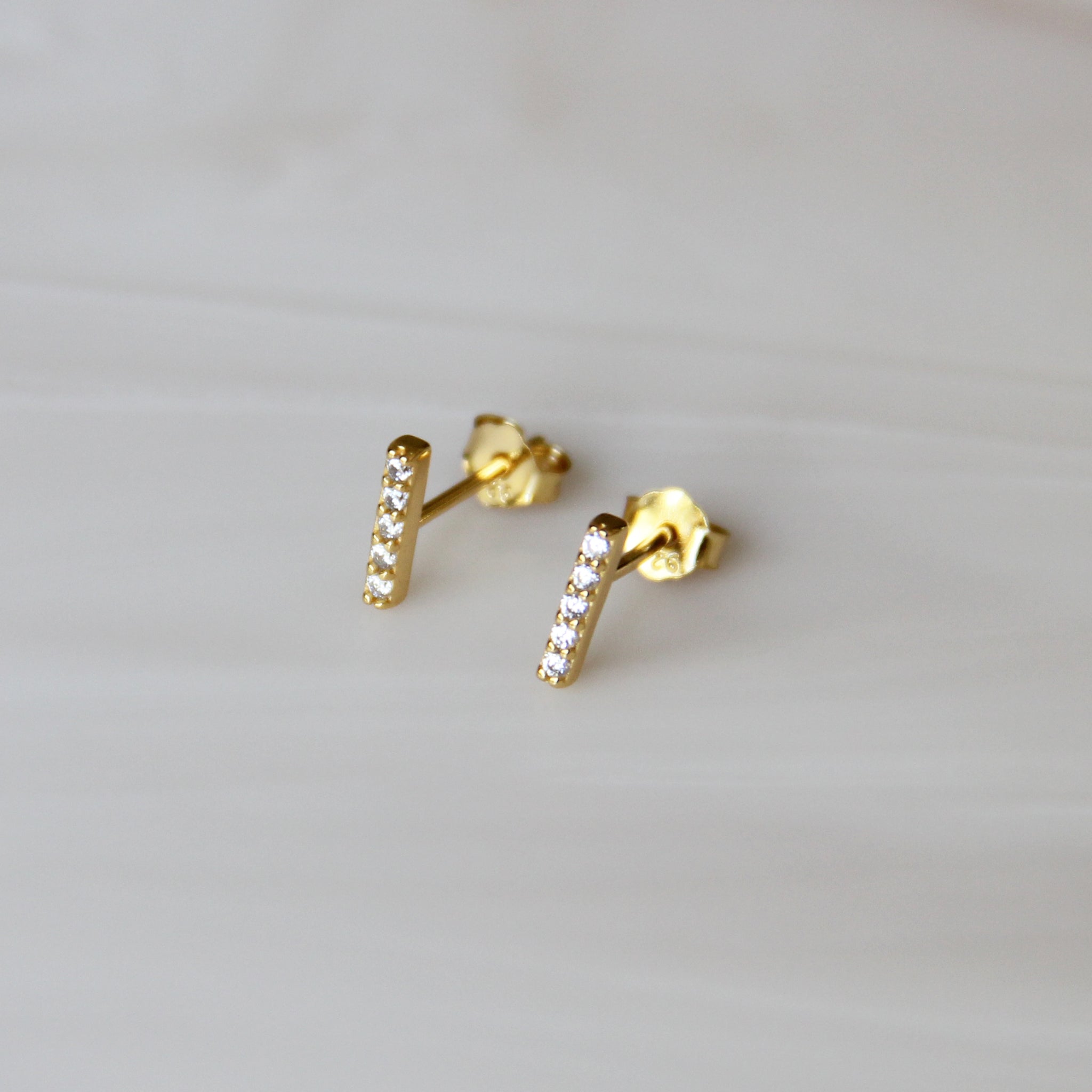 PAVE BAR STUDS – MAIVE