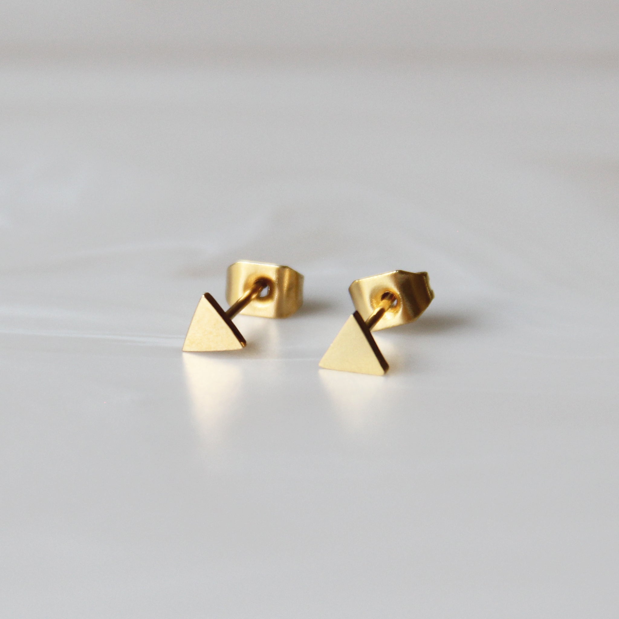 TRIANGLE STUDS – MAIVE