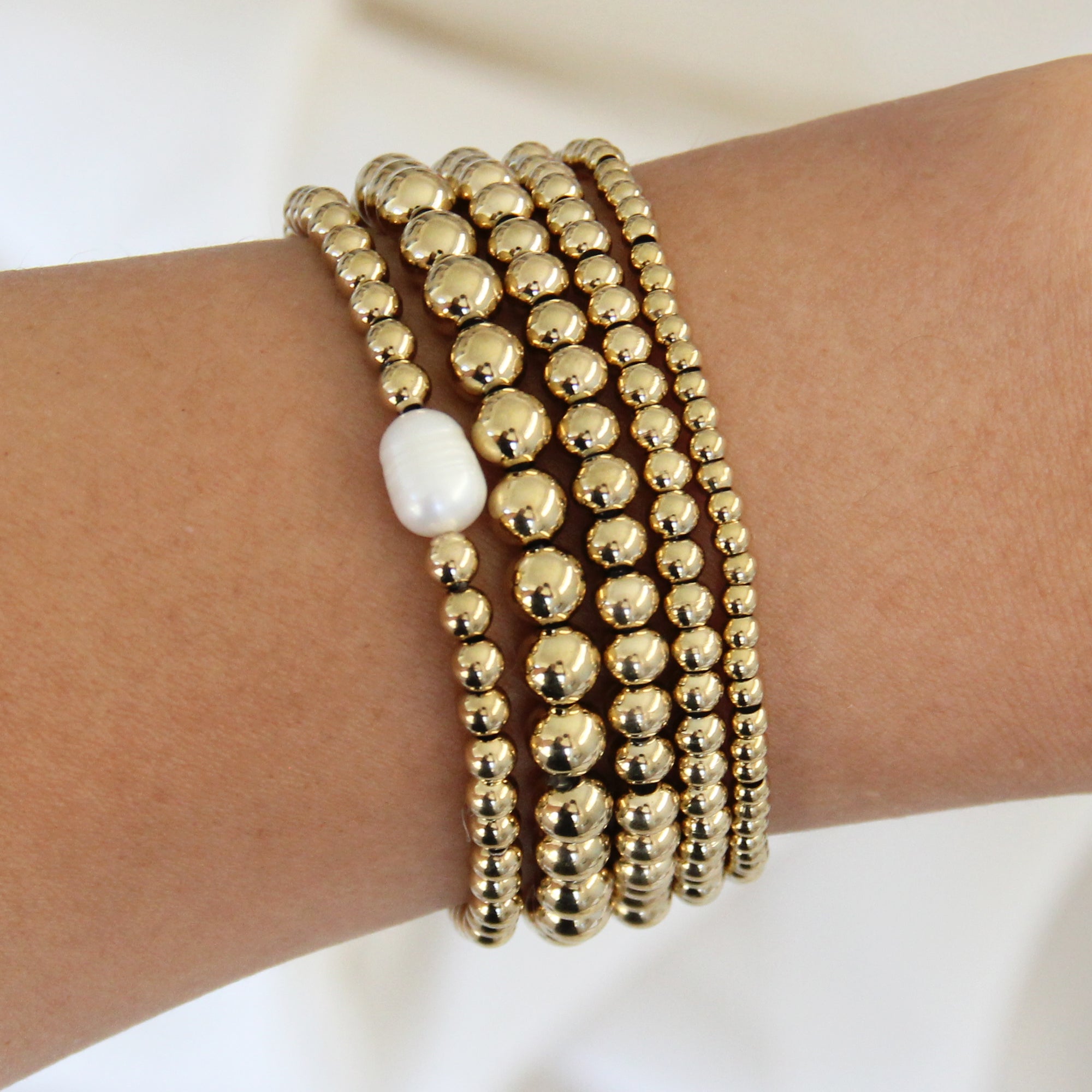 GOLD BEAD BRACELET – MAIVE